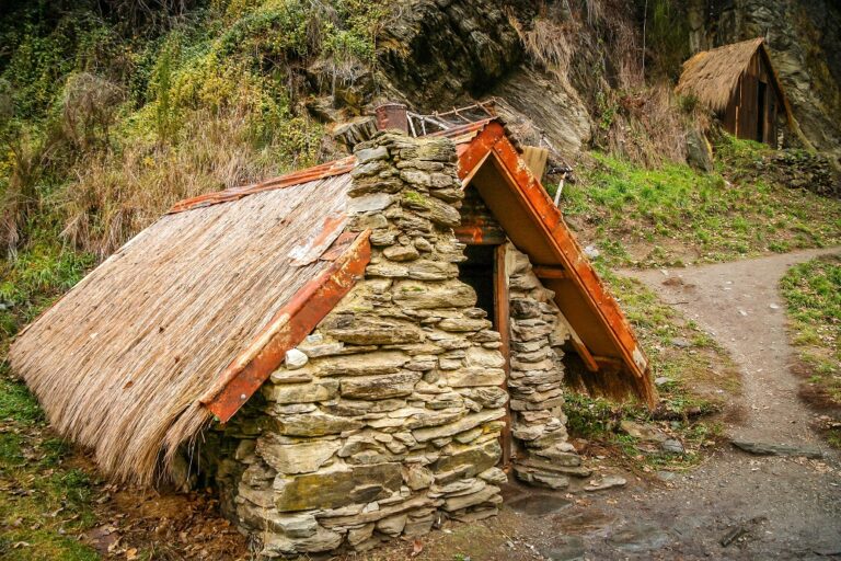 Tiny House Water And Sewerage Guide: All You Need To Know - Super Tiny ...